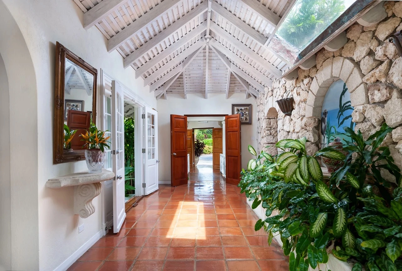 Highlands, Sandy Lane - Harding's International Realty